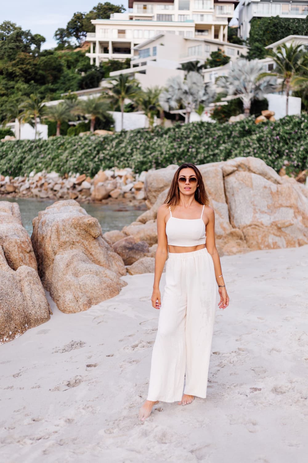 White linen pants: the must-have piece in your summer wardrobe